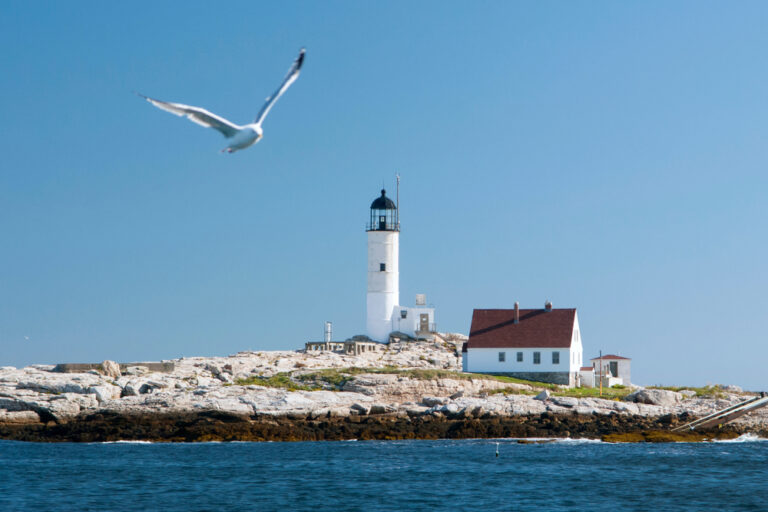 40 Most Iconic Lighthouses on the East Coast | VacationRenter Blog